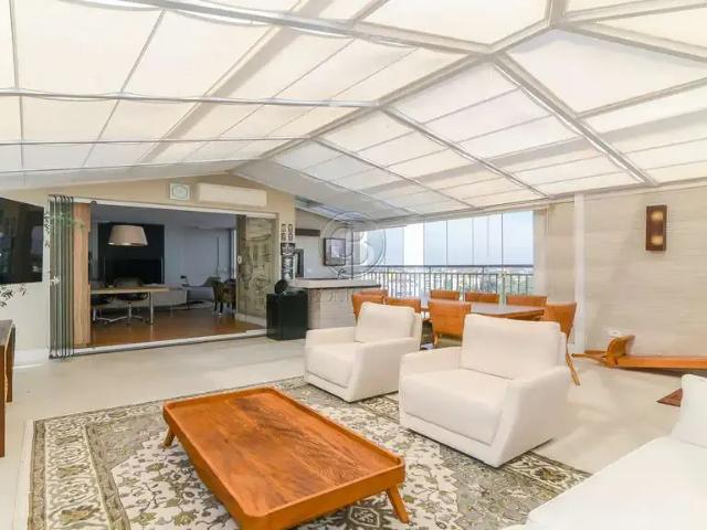 Cobertura para Venda em Curitiba/PR Água Verde 4 Quartos