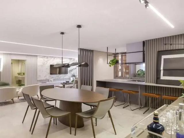 Cobertura para Venda em Curitiba/PR Centro Cívico 4 Quartos