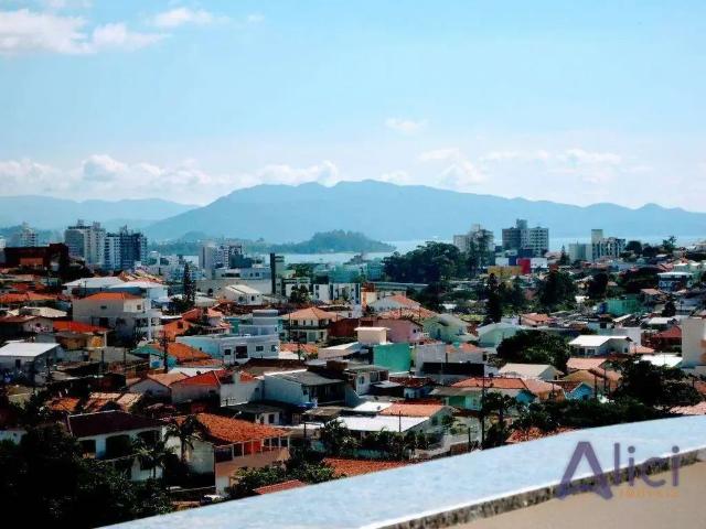 Cobertura para Venda em Florianópolis/SC Capoeiras 3 Quartos