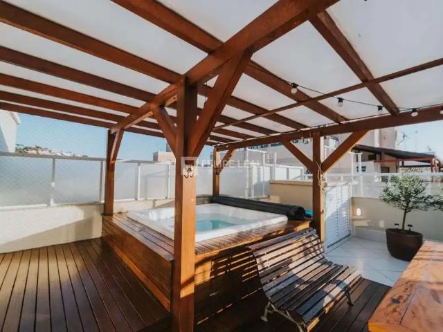 Cobertura para Venda em Florianópolis/SC Abraão 3 Quartos