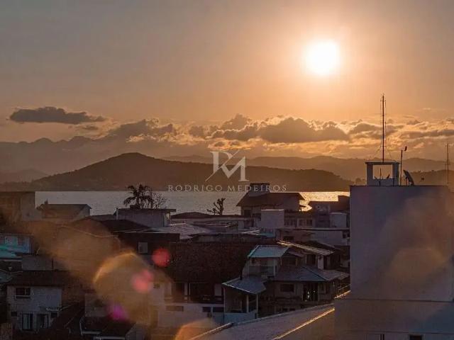 Cobertura para Venda em Florianópolis/SC Abraão 3 Quartos
