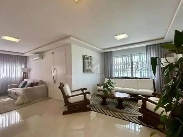 Cobertura para Venda em Florianópolis/SC Abraão 4 Quartos