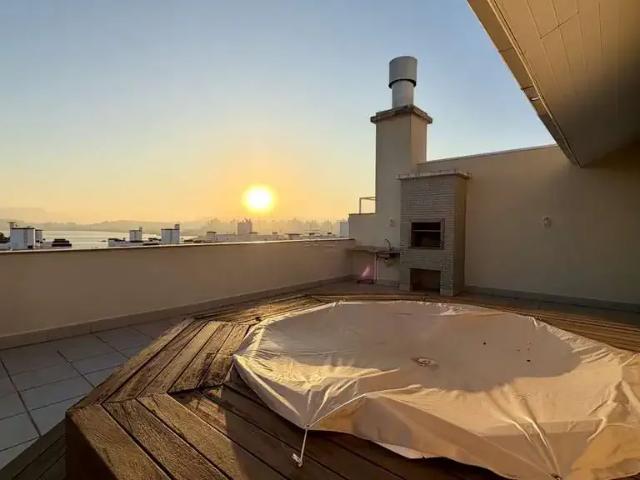 Cobertura para Venda em Florianópolis/SC Abraão 4 Quartos