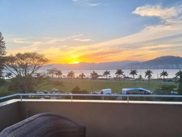 Cobertura para Venda em Florianópolis/SC Balneário 3 Quartos
