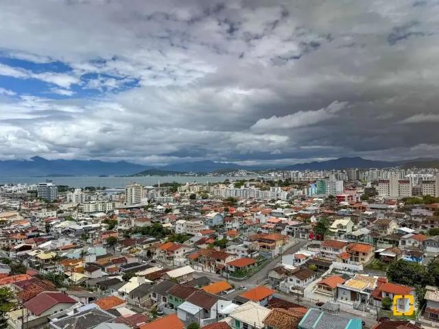 Cobertura para Venda em Florianópolis/SC Estreito 3 Quartos