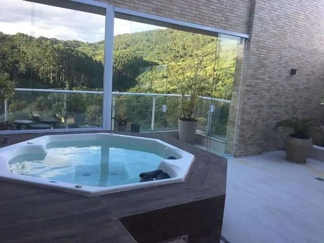 Cobertura para Venda em Florianópolis/SC Itacorubi 2 Quartos