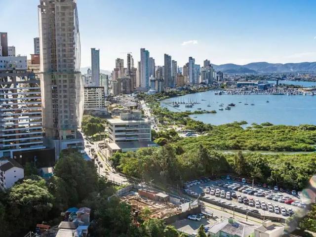 Cobertura para Venda em Itajaí/SC Fazenda 3 Quartos