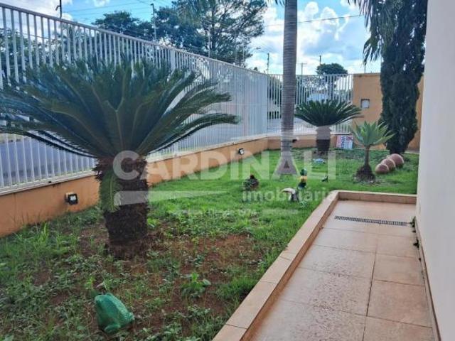 Cobertura para venda em Jardim Das Roseiras de 284.00m² com 3 Quartos, 1 Suite e 3 Garagens
