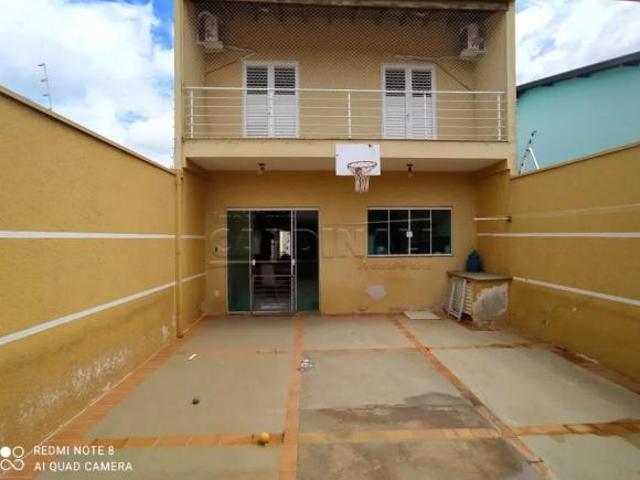 Cobertura para venda em Jardim Marivan de 130.00m² com 3 Quartos, 1 Suite e 3 Garagens