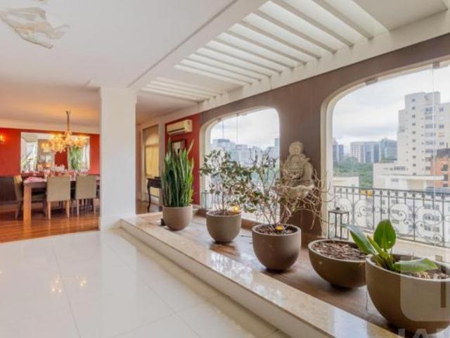 Cobertura para venda em Jardim Paulista com 4 quartos, sendo 2 suítes, 500m²