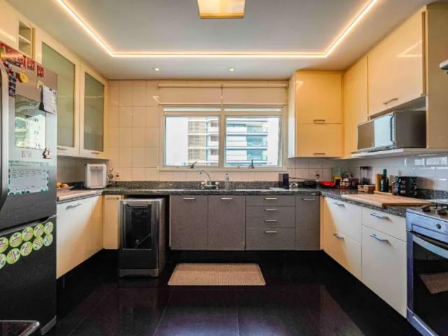 Cobertura para venda em Jardim Vila Mariana com 4 quartos, sendo 2 suítes, 404m²