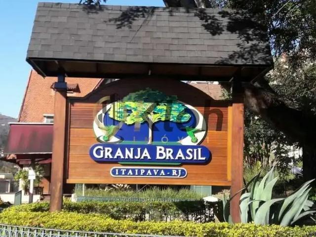 Cobertura para Venda em Petrópolis/RJ Itaipava 3 Quartos