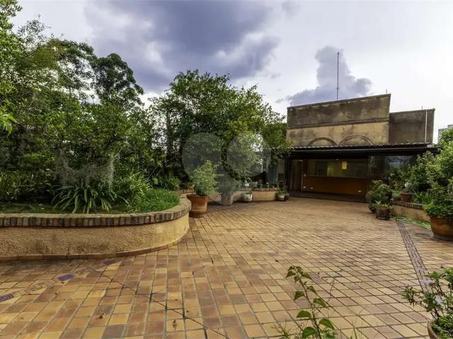 Cobertura para Venda em São Paulo/SP Alto de Pinheiros 5 Quartos