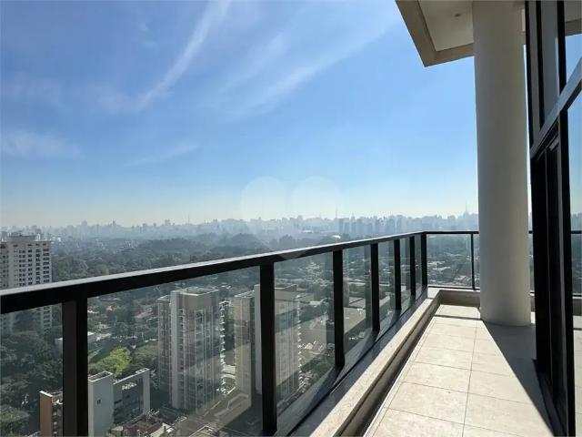 Cobertura para Venda em São Paulo/SP Moema 4 Quartos