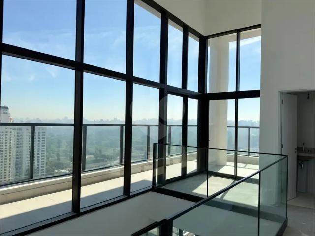 Cobertura para Venda em São Paulo/SP Moema 4 Quartos