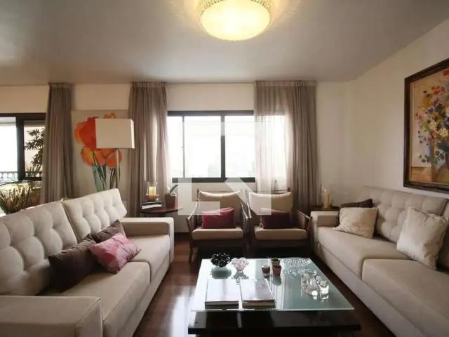 Cobertura para Venda em São Paulo/SP Panamby 4 Quartos