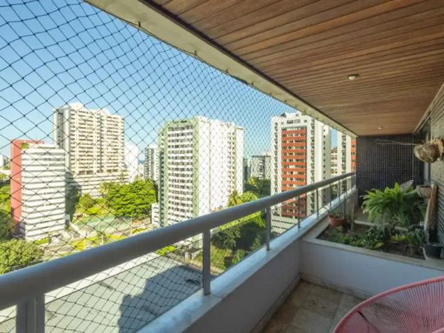 Cobertura para Venda em Salvador/BA Pituba 4 Quartos