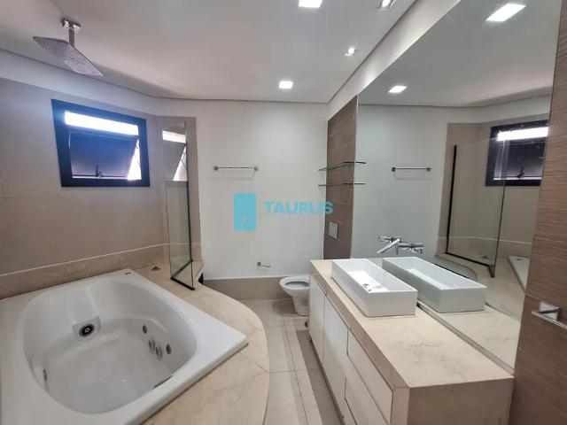 Cobertura para venda ou locação, 3 suites, 3 vagas, 349m², Moema