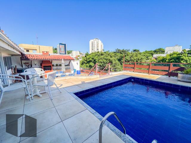 Cobertura para Venda/Aluguel com 3 quartos, 275 m² por R$ 1.920.000