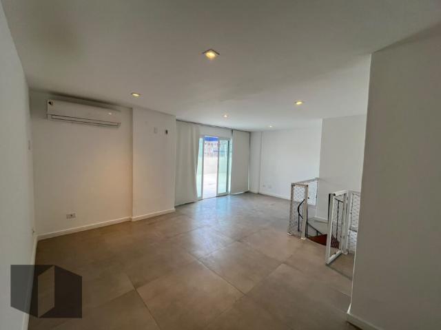 Cobertura para Aluguel com 2 quartos, 180 m² por R$ 8.900