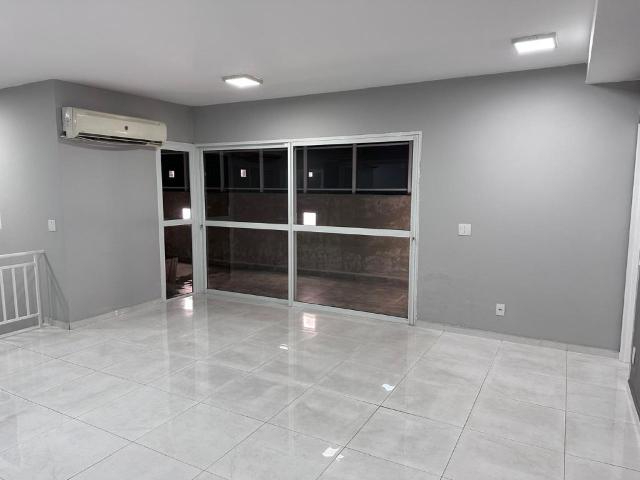 Cobertura para Aluguel com 3 quartos, 186 m² por R$ 7.500