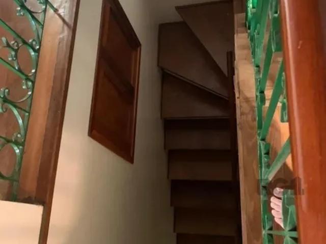 Cobertura para Comprar com três dormitórios e uma suíte, duas vagas no bairro Petrópolis