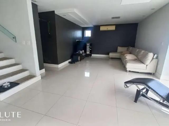 Cobertura para Locação em Balneário Camboriú/SC Centro 3 Quartos