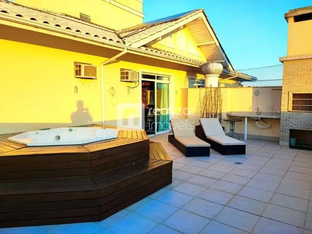 Cobertura para Locação em Florianópolis/SC Abraão 4 Quartos