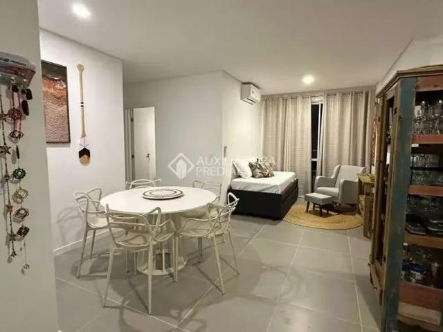 Cobertura para Locação em Florianópolis/SC Campeche 2 Quartos