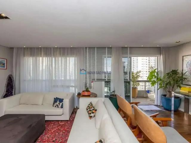 Cobertura para Locação em São Paulo/SP Campo Belo 5 Quartos