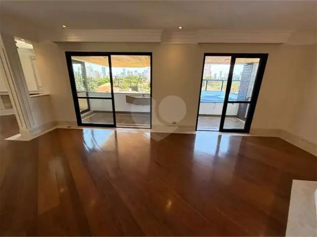 Cobertura para Locação em São Paulo/SP Brooklin 4 Quartos