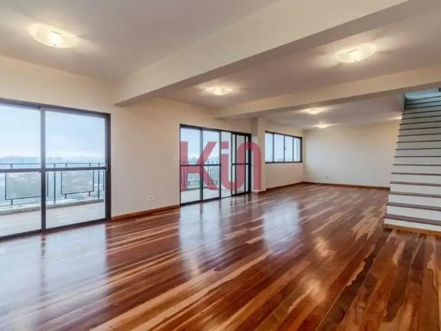 Cobertura para Locação em São Paulo/SP Morumbi 4 Quartos