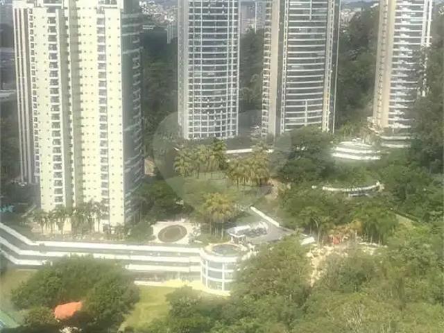 Cobertura para Locação em São Paulo/SP Panamby 4 Quartos