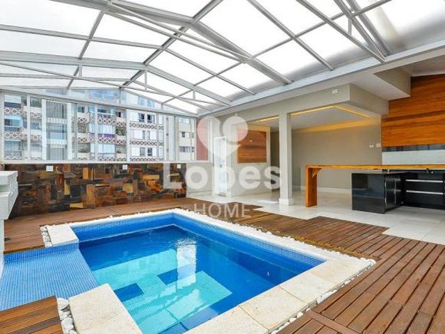 Cobertura Penthouse com 3 vagas de garagem mobiliado no Batel