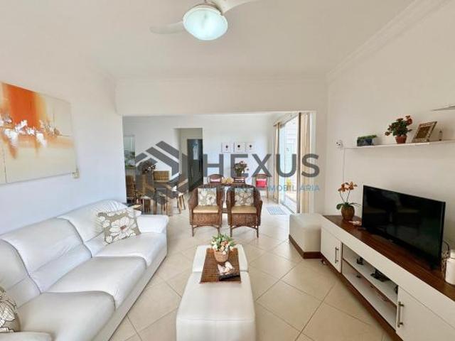 Cobertura penthouse com piscina e churrasqueira na Praia da Enseada, Guaruja