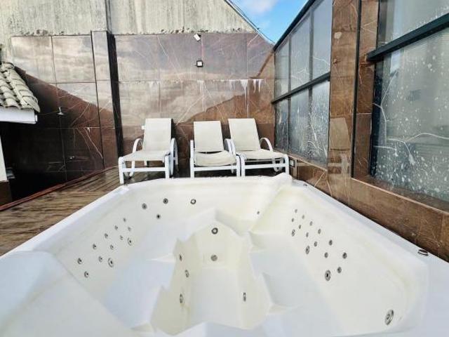 Cobertura Penthouse reformada á venda na Enseada no Guarujá | QVista Inteligê.