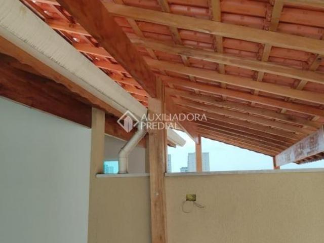 Cobertura predio baixo, bairro Santa Maria