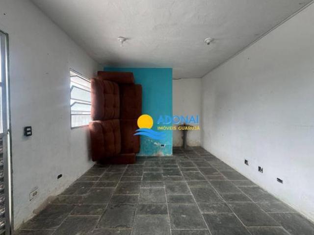 Cobertura próximo à praia com sacada — Enseada — Guarujá