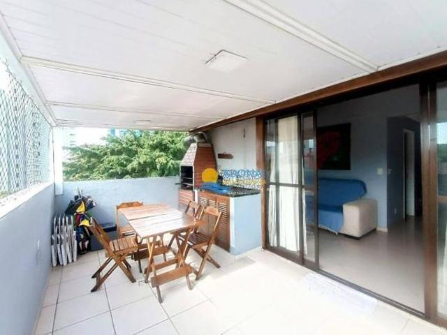 Cobertura próximo à praia com sacada — Tombo — Guarujá