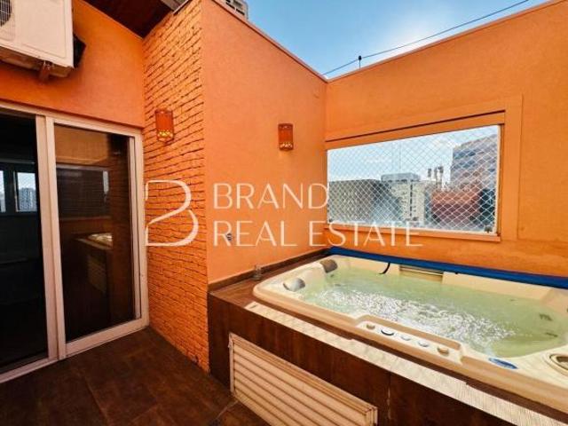 Cobertura reformada á venda de 101m², 2 quartos e 2 vagas no bairro Vila Olímpia