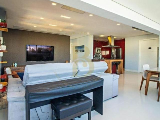 Cobertura reformada á venda de 150m², com 02 dormitórios e 02 vagas na Vila Mariana