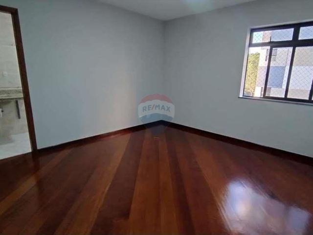 Cobertura reformada, com 4 quartos 2 suítes, em Condomínio fechado, 2 vagas, no bairro Bom Pastor. Oportunidade