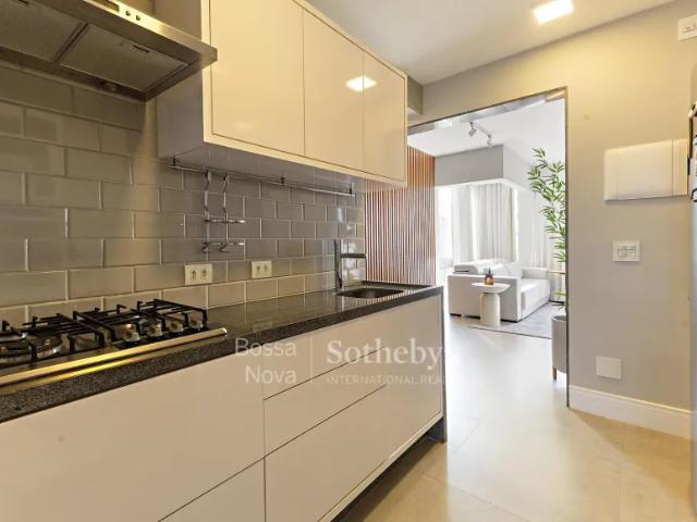 Cobertura reformada com espaço gourmet e vista panorâmica