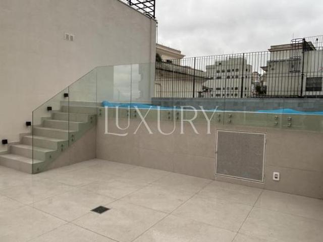 Cobertura totalmente reformada e pronta para morar, com 434.0 m², à venda no bairro Jardim América