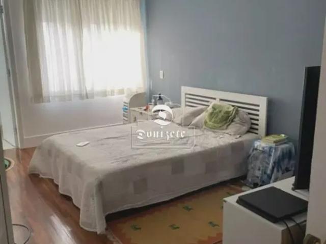 Cobertura tem 250 metros quadrados com 3 quartos, 2 suites, 4 garagens em Jardim Santo André SP