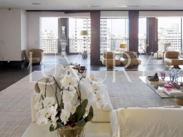 Cobertura Triplex Á Venda na Vila Nova Conceição, 565m², 4 Suítes, 9 vagas