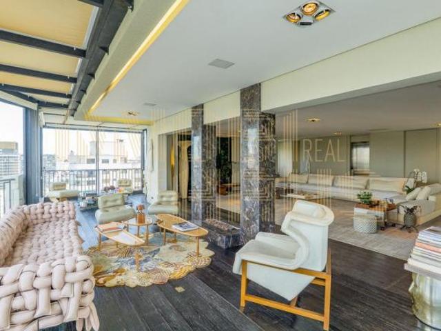 Cobertura Triplex à venda na Vila Nova Conceição 5 quartos