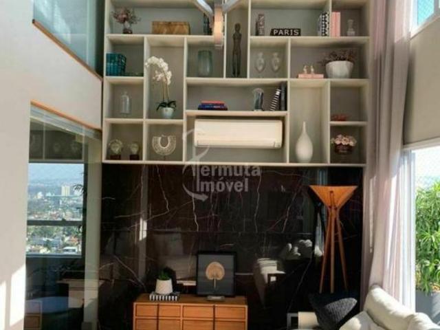 Cobertura Triplex com 212m2, 3 suítes, 3 vagas, piscina, vista permanente no Edifício Novare