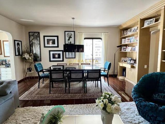 Cobertura Triplex com 497m², 3 suítes 6 vagas na Oscar Freire