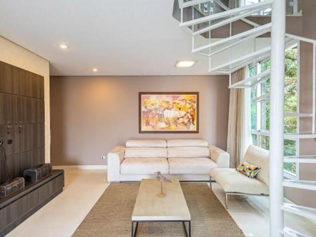 Cobertura Triplex com deck e Jacuzzi à venda no Ahú